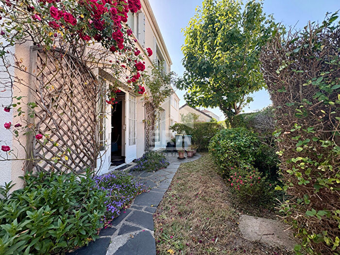 Maison 6 pièces à vendre à Villepreux
