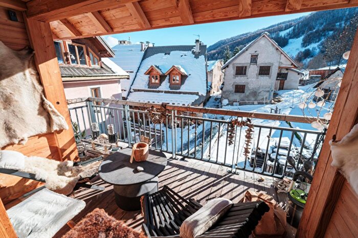 Maison à vendre - La Salle-les-Alpes - 7 pièces - 6 chambres