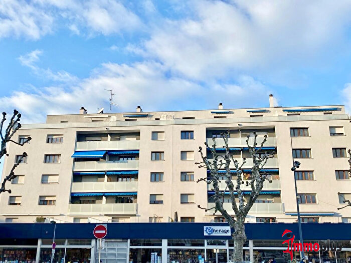 Appartement à vendre - Saint-Louis, Centre-ville - 5 pièces - 3 chambres