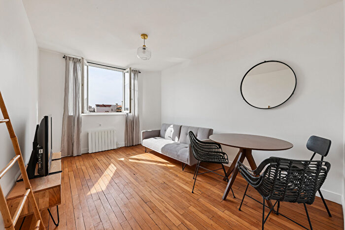 Asnières-sur-Seine, Gresillons, Voltaire : Appartement 2 pièces à vendre