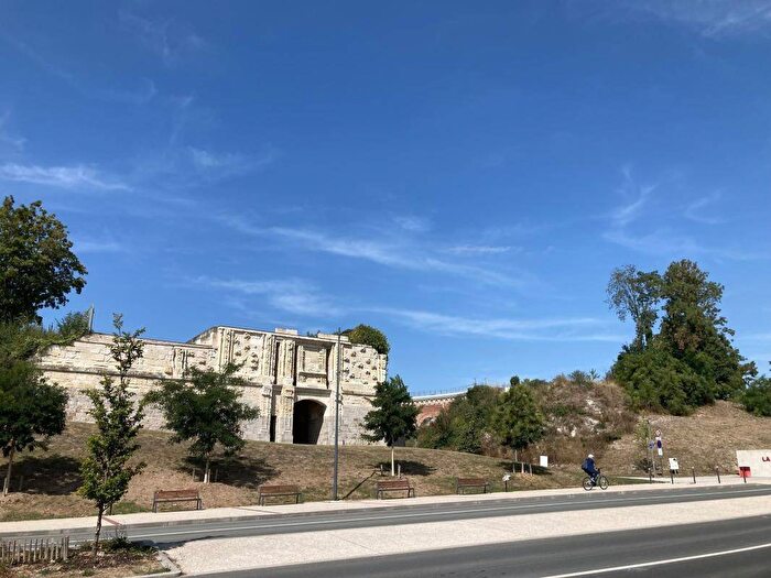 Appartement à louer - Saint Pierre, Amiens - 2 pièces - 1 chambre