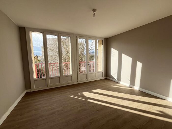 Appartement 4 pièces à Saint-Martin-d'Hères, Croizat, à louer