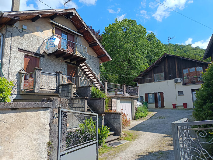 Gières - Maison 9 pièces à vendre