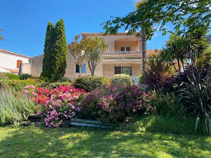 Maison à vendre - Saint-Palais-sur-Mer - 7 pièces - 4 chambres