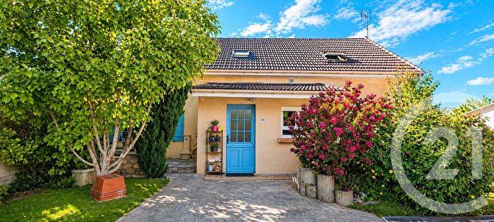 Champagne-sur-Oise : Maison 7 pièces à vendre