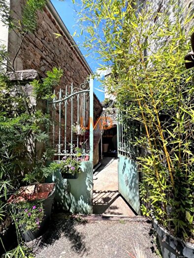 Maison 9 pièces à vendre à Laurac-en-Vivarais