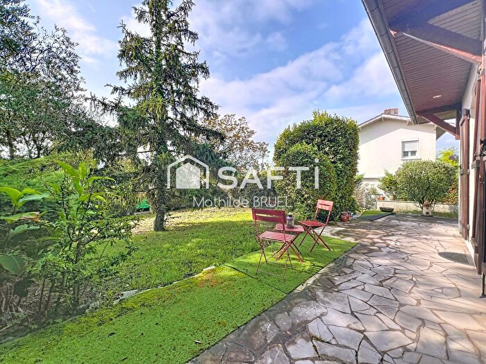 Maison à vendre - Mérignac, Bourranville - 7 pièces - 4 chambres