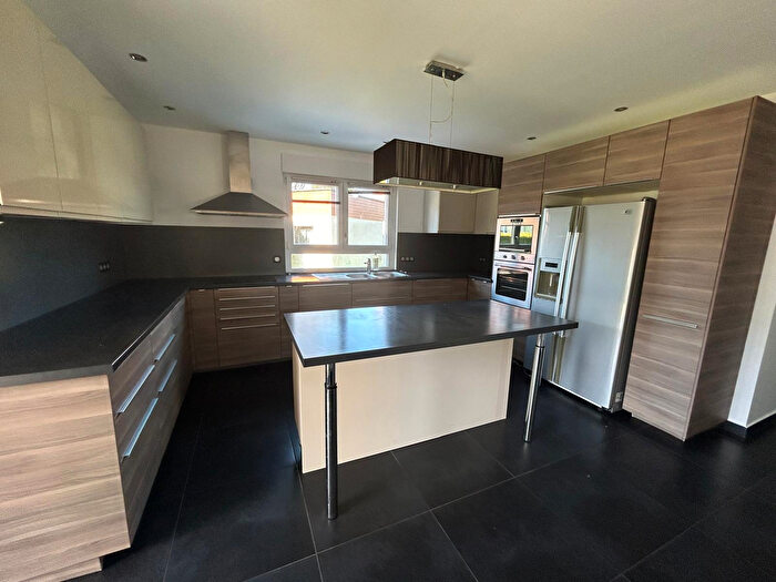 Appartement à louer - Wittelsheim - 6 pièces - 5 chambres