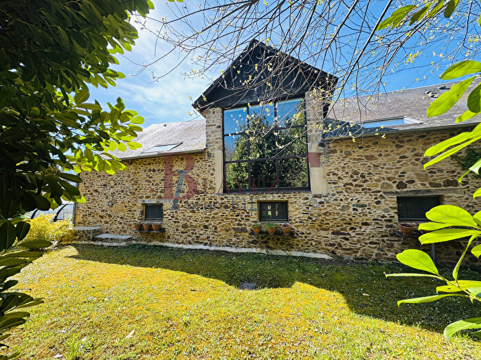 Maison 8 pièces à Chamboulive, à vendre