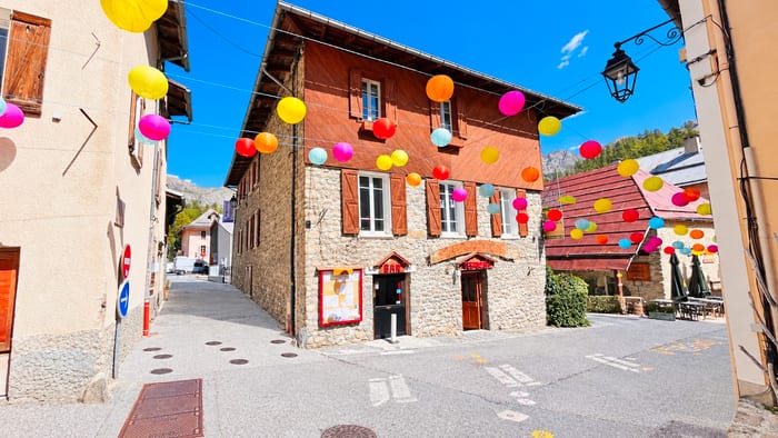 Maison 16 pièces à Allos, à vendre