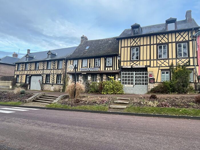 Maison à vendre - Le Bec-Hellouin - 18 pièces - 15 chambres