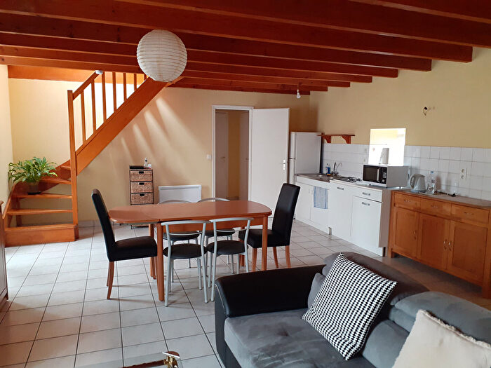 Appartement 4 pièces à louer à Arzano