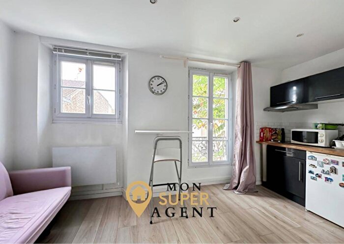 Appartement à louer - Rive de Seine Sud Est, Melun - 1 pièce