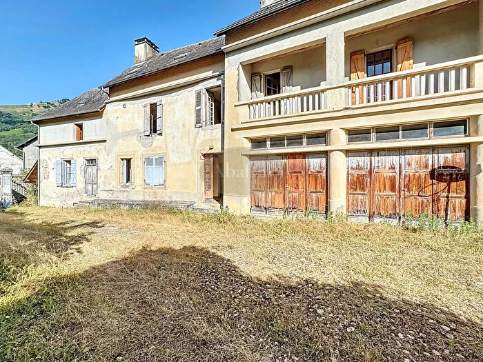 Maison à vendre - Bagnères-de-Bigorre - 8 pièces - 4 chambres