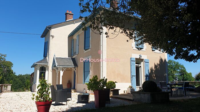Maison à vendre - Saint-Yrieix-la-Perche - 6 pièces - 4 chambres