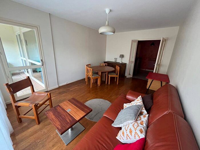 Appartement à louer - Pasteur Margnolles, Caluire-et-Cuire - 3 pièces - 2 chambres