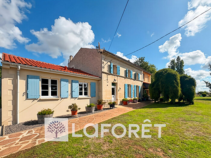 Maison à vendre - Mazerolles - 7 pièces - 5 chambres