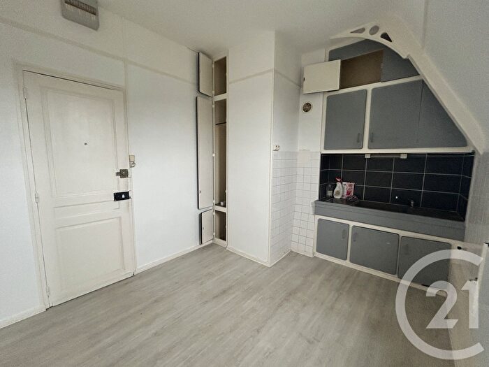 Appartement 2 pièces à Lisieux, Trevett, Quatre Sonnettes, à louer