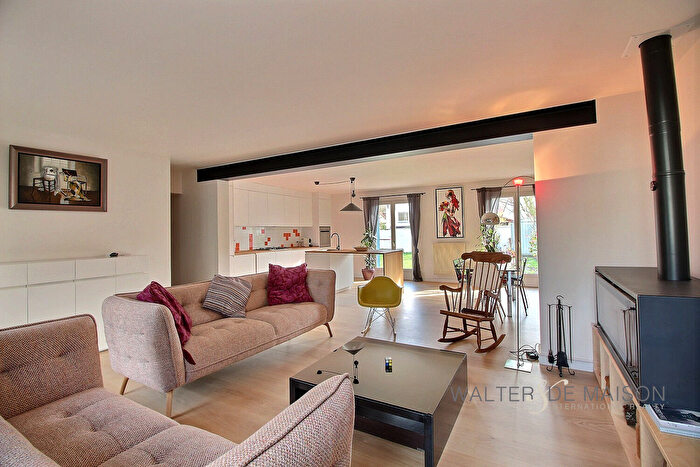 Maison à louer - Vélizy-Villacoublay, Vélizy le Bas - 6 pièces - 5 chambres