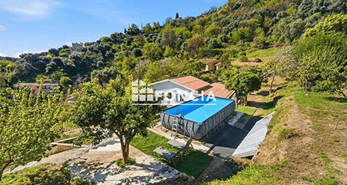 Maison 4 pièces à Menton, Haut Borrigo, Saint-Paul-Garavan, Vallée de Gorbio, à vendre