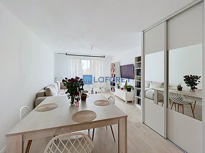 Saint-Pierre-du-Perray : Appartement 3 pièces à vendre
