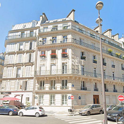 Paris 8ème, Mairie : Appartement 1 pièce à vendre