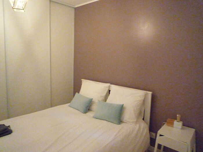 Maisons à vendre et appartements à louer - 1