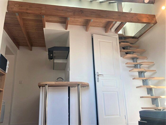 Saint Germain des Prés, Paris 6ème arrondissement : Appartement 2 pièces à louer