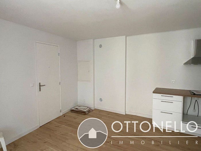 Village, Roquebrune-sur-Argens : Appartement 1 pièce à louer