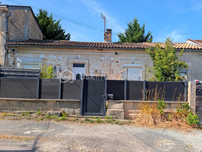 Saint-Yzan-de-Soudiac : Maison 3 pièces à vendre