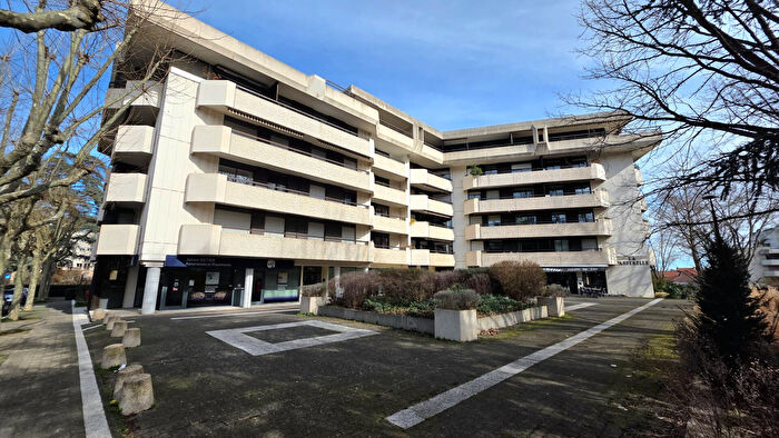 Appartement à louer - Chamalières, Centre-ville, Carrefour de lEurope - 3 pièces - 2 chambres