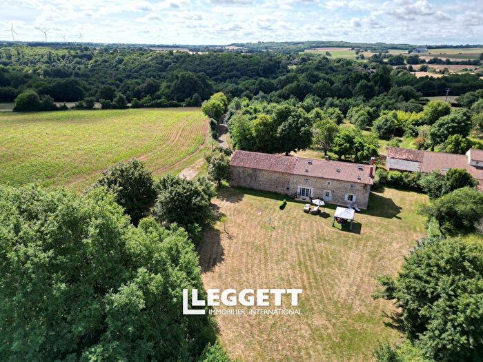 Maison 4 pièces à vendre à Nanteuil-en-Vallée