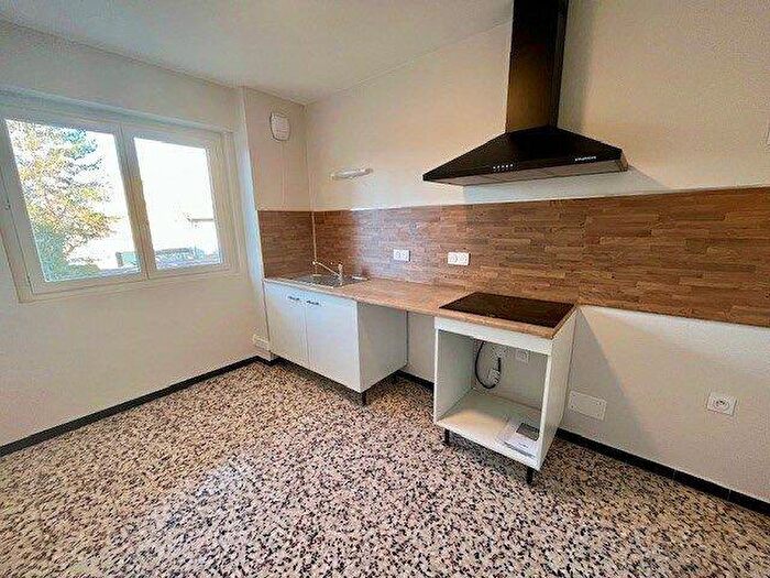 Appartement à louer - Montrond-les-Bains - 3 pièces - 1 chambre