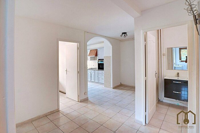 Appartement 5 pièces à Le Mas, Vaulx-en-Velin, à louer