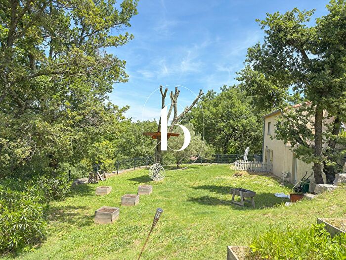 Maison 6 pièces à Barjac, à vendre