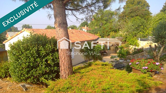 Maison à vendre - Le Puy-Notre-Dame - 6 pièces - 4 chambres