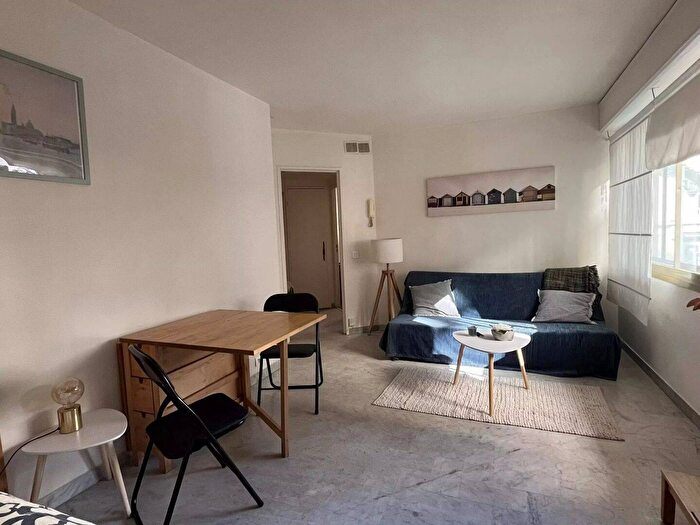 Carnot, Cannes : Appartement 1 pièce à louer
