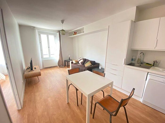 Appartement à louer - Centre Ville Nord Est, Fontainebleau - 3 pièces - 2 chambres