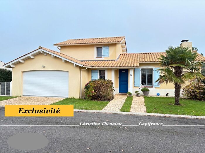 Maison à vendre - Coëx - 5 pièces - 3 chambres