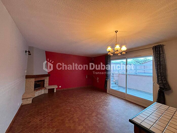 Appartement à louer - Saint-Martin-la-Sauveté - 5 pièces - 3 chambres