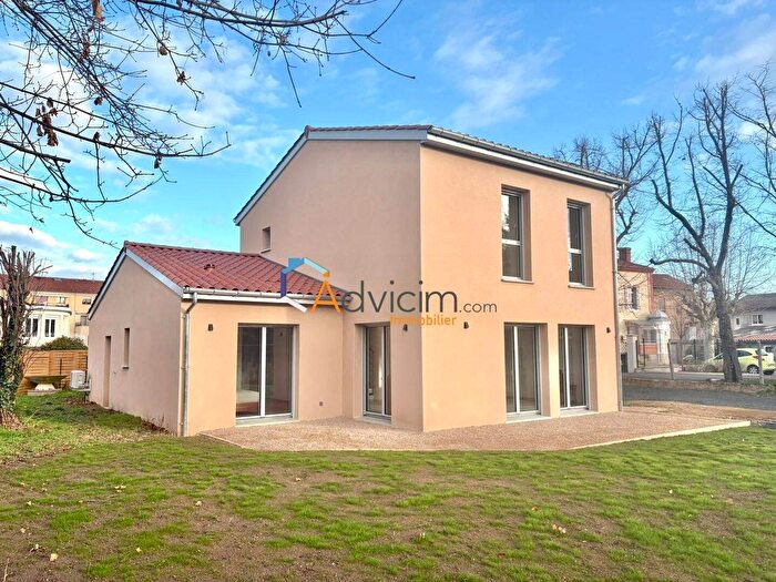 Maison à louer - Grande Couronne, Saint-Just-Saint-Rambert - 5 pièces - 4 chambres