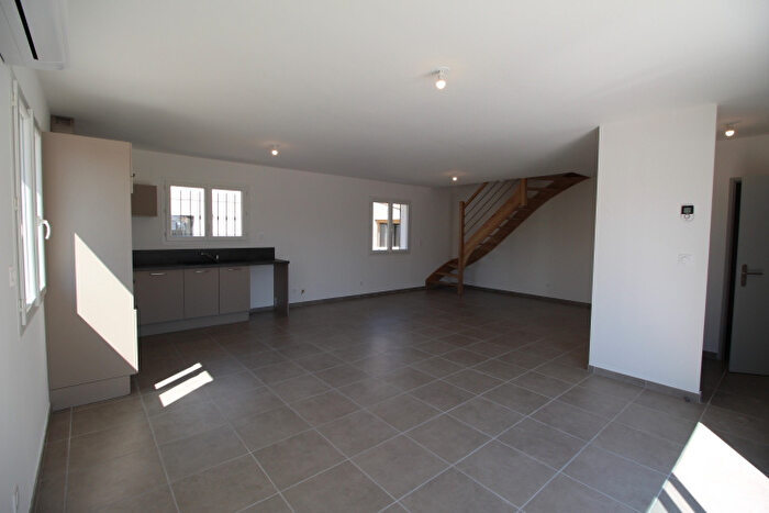 Maison à louer - Avignon, Montfavet - 4 pièces - 3 chambres