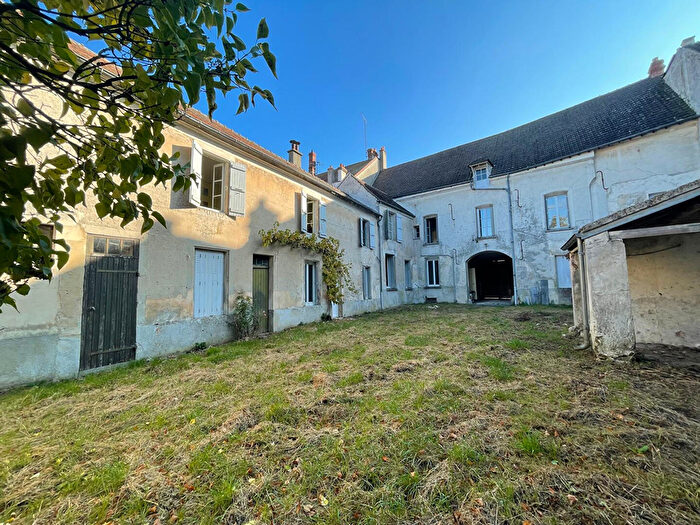 Maison à vendre - Chézy-sur-Marne - 13 pièces - 10 chambres