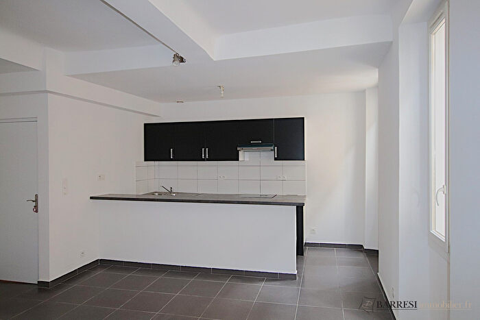 Appartement à louer - Toulon, Saint-Roch - 3 pièces - 2 chambres