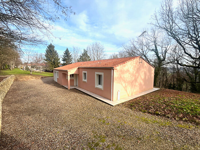 Maison à louer - Allez-et-Cazeneuve - 4 pièces - 3 chambres