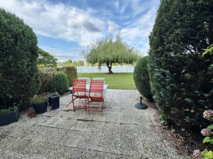 Appartement à vendre - Enghien-les-Bains - 4 pièces - 2 chambres