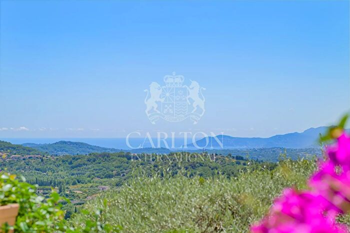 Maison à vendre - Châteauneuf-Grasse - 6 pièces - 4 chambres