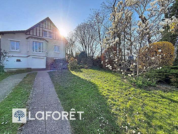 Maison à vendre - Saint-Germain-en-Laye, Pontel, Schnapper, Sous-préfecture - 6 pièces - 3 chambres