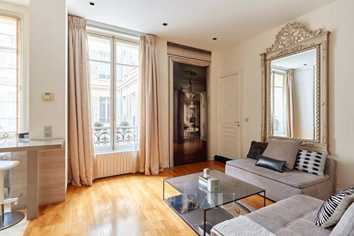Appartement à louer - Paris e , Dauphine - 2 pièces - 1 chambre