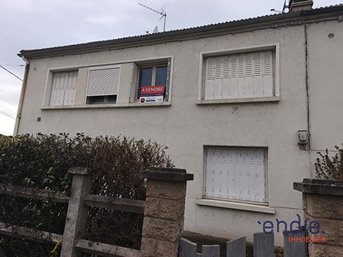Maison à vendre - Montluçon, Croix Blanche, Diénat - 6 pièces - 4 chambres